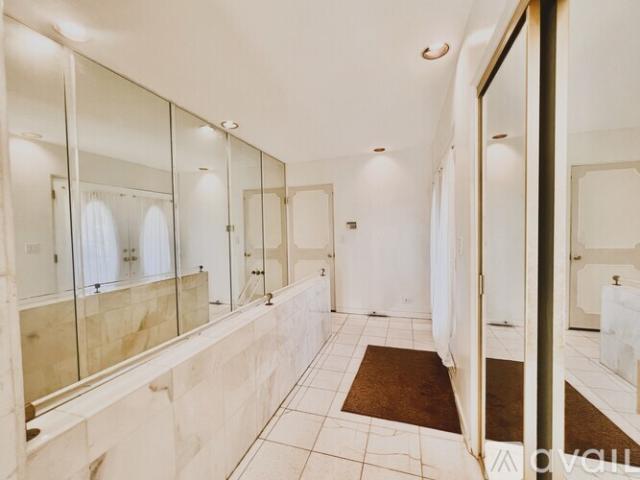 4 BR, 2 BA Apartment 9010 N Crawford Ave, Skokie, IL 60076
