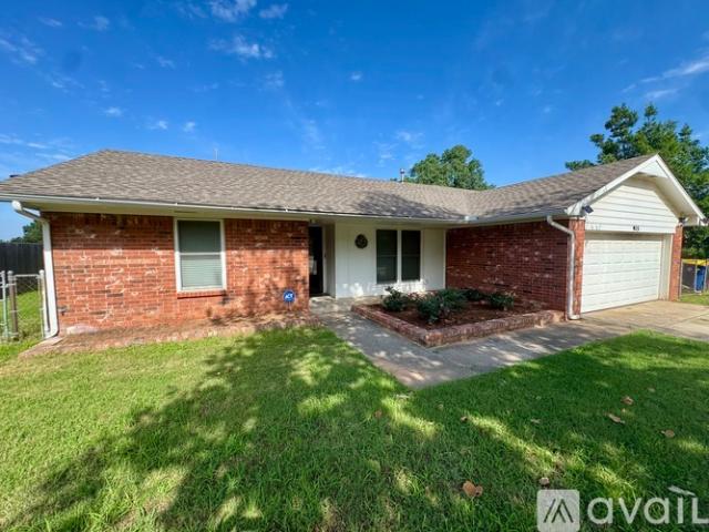 4 BR, 2 BA Apartment 915 Oak Hill Rd, Choctaw, OK 73020