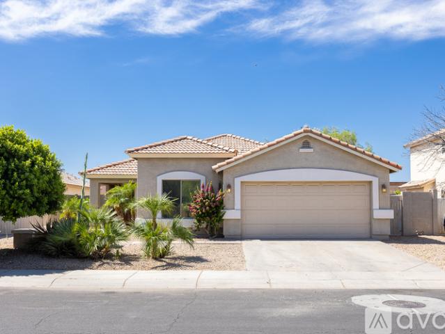 4 BR, 2 BA Apartment 9233 West Mackenzie Drive, Phoenix, AZ 85037