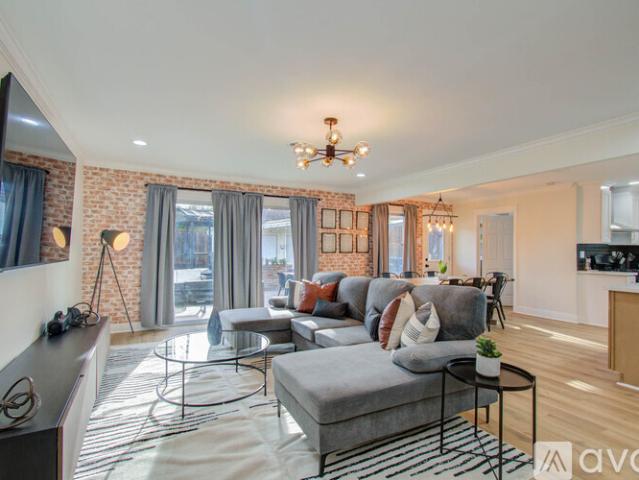 4 BR, 2 BA Apartment 9306 Bassoon Dr, Houston, TX 77025