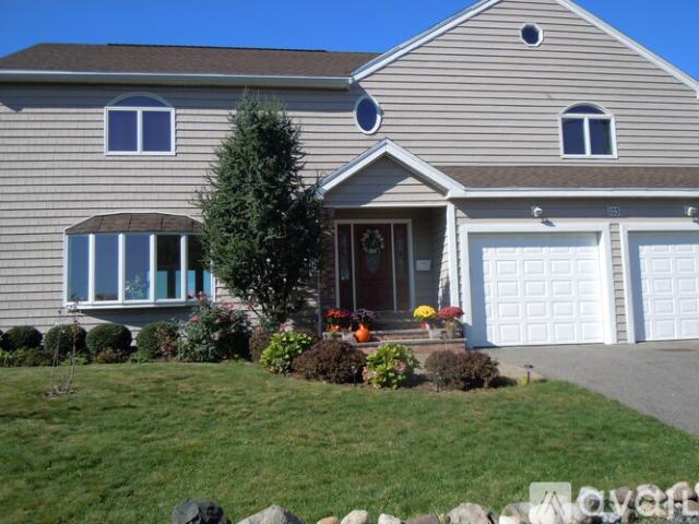 4 BR, 3.5 BA Apartment 103 Summer Street, Revere, MA 02151