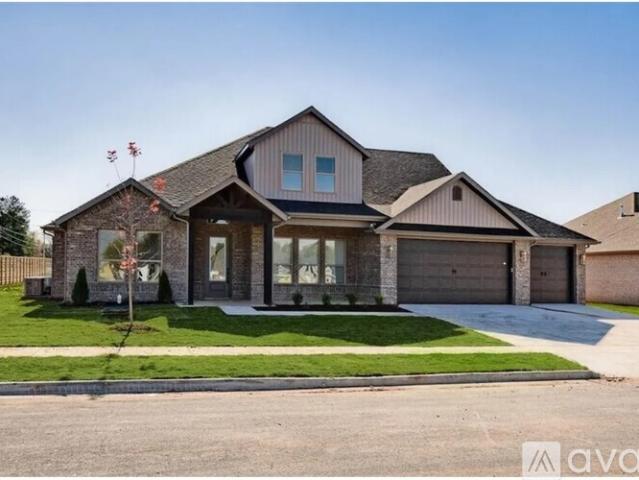 4 BR, 3.5 BA Apartment 1155 Oak Bnd Lp, Springdale, AR 72762