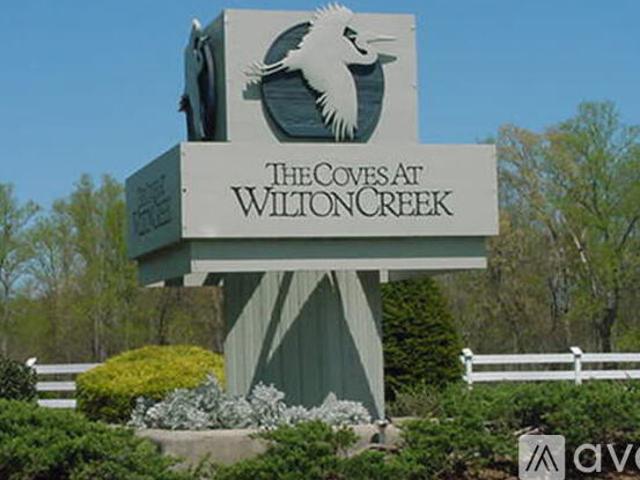 4 BR, 3.5 BA Apartment 111 Oyster Cove Landing, Hartfield, VA 23071