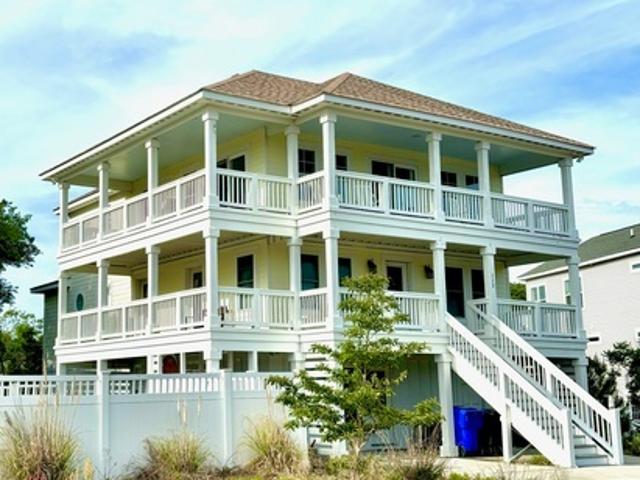 4 BR, 3.5 BA Apartment 112 Duck Ridge Village Court, Unit 2, Duck, NC 27949
