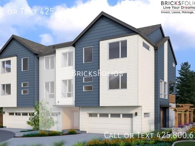 4 BR, 3.5 BA Apartment 13706 Manor Way, Lynnwood, WA 98087