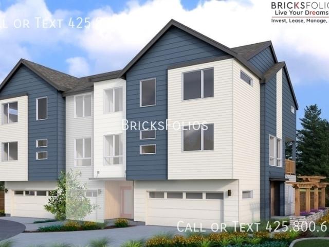 4 BR, 3.5 BA Apartment 13706 Manor Way, Lynnwood, WA 98087