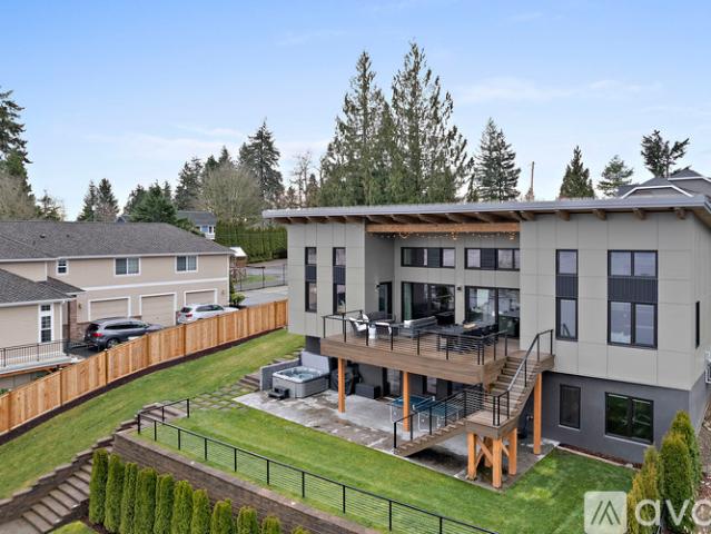 4 BR, 3.5 BA Apartment 13720 SE 266th St, Kent, WA 98042