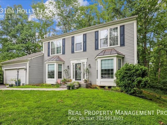 4 BR, 3.5 BA Apartment 13104 Holly Leaf Ct, Woodbridge, VA 22192