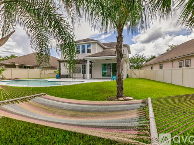 4 BR, 3.5 BA Apartment 14045 Hazelwood Court, Jacksonville, FL 32224