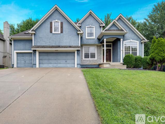 4 BR, 3.5 BA Apartment 14090 S Greenwood St, Olathe, KS 66062