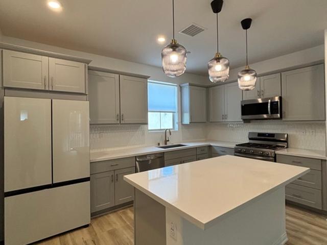 4 BR, 3.5 BA Apartment 1543 Redbud Way, Oceanside, CA 92056