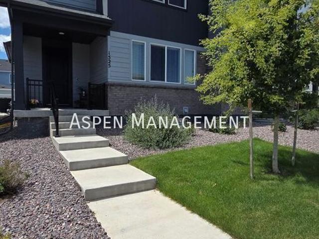 4 BR, 3.5 BA Apartment 1525 East 3rd Avenue, Longmont, CO 80501