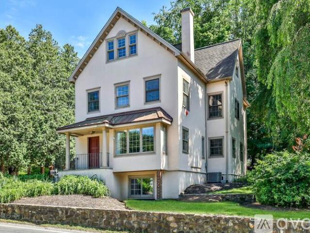 4 BR, 3.5 BA Apartment 181 Washington Street, Tappan, NY 10983