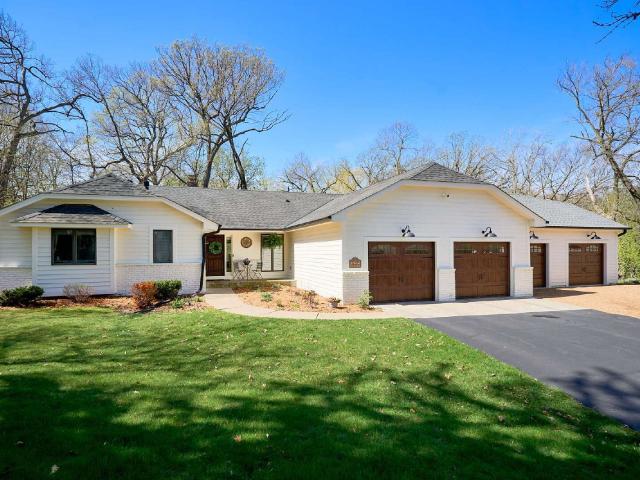 4 BR, 3.5 BA Apartment 1832 Essex Road, Hopkins, MN 55305