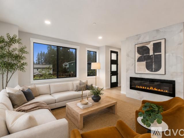 4 BR, 3.5 BA Apartment 19628 Filbert Dr, Unit B3, Bothell, WA 98012