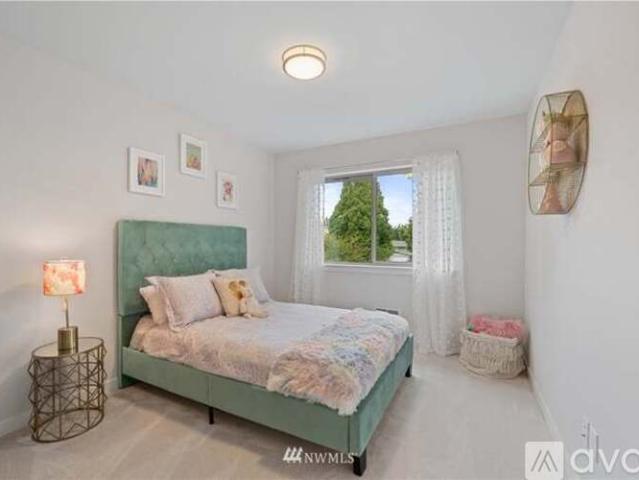 4 BR, 3.5 BA Apartment 19305 7th Avenue West, Unit A5, Lynnwood, WA 98036