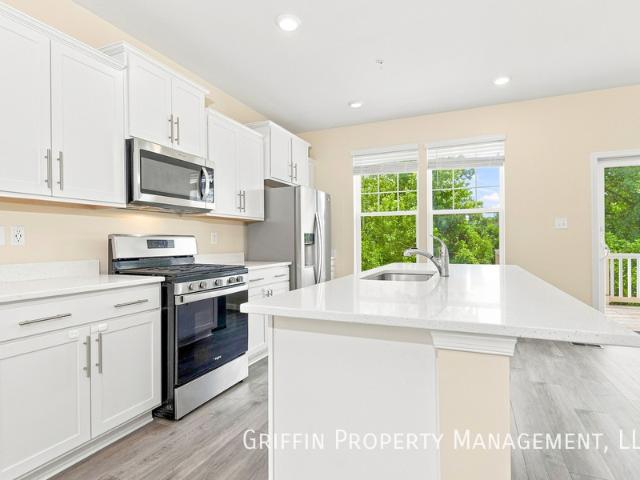 4 BR, 3.5 BA Apartment 2045 Ruby Turn, Bowie, MD 20721