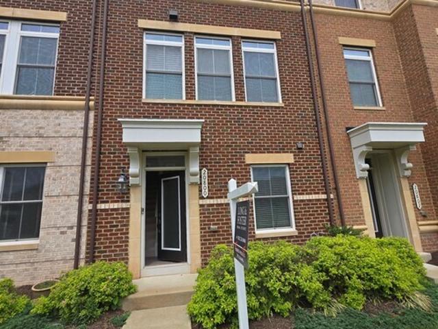 4 BR, 3.5 BA Apartment 20800 Duxbury Terrace, Unit One Loudoun Townhouse, Ashburn, VA 20147