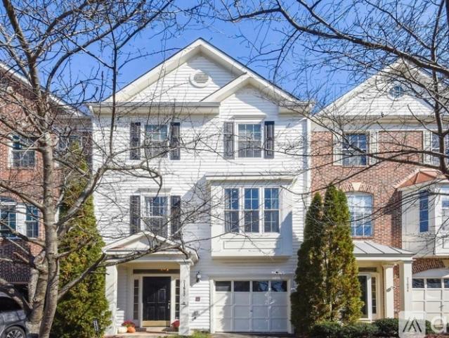 4 BR, 3.5 BA Apartment 21682 Kings Crossing Terrace, Unit None, Ashburn, VA 20147