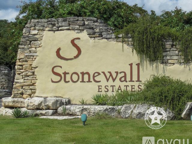 4 BR, 3.5 BA Apartment 21706 Chaucer Hill, San Antonio, TX 78256