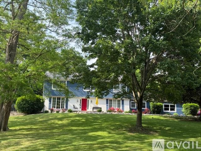 4 BR, 3.5 BA Apartment 21 Marvelle Road, Fayetteville, NY 13066