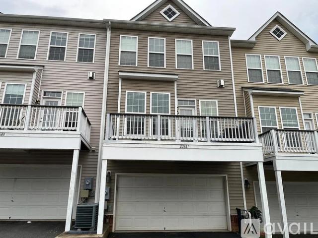 4 BR, 3.5 BA Apartment 22641 Twitter Square, Ashburn, VA 20148