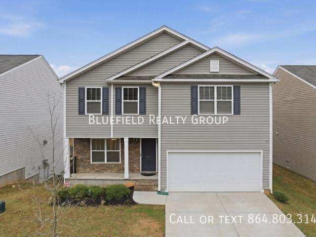 4 BR, 3.5 BA Apartment 227 Millen Dr, Woodruff, SC 29388