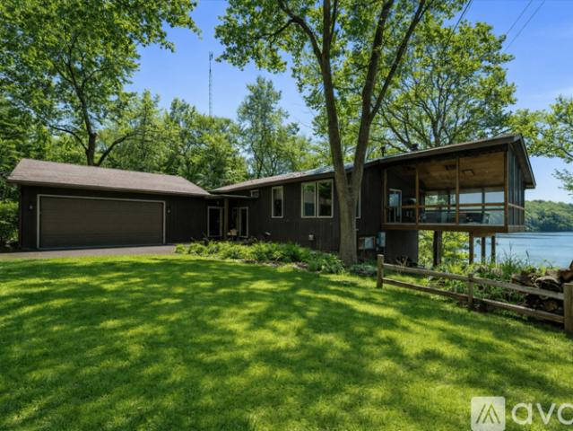 4 BR, 3.5 BA Apartment 2470 Crooked Lake Rd, Chelsea, MI 48118