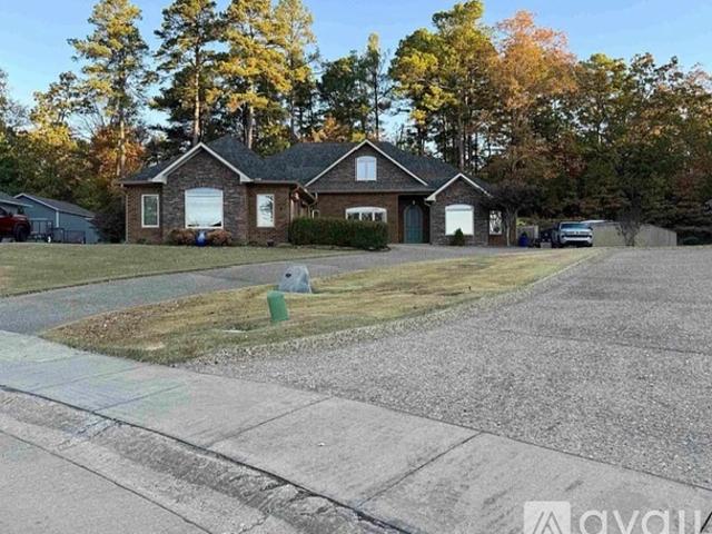 4 BR, 3.5 BA Apartment 256 Mapleleaf Circle, Hot Springs, AR 71901