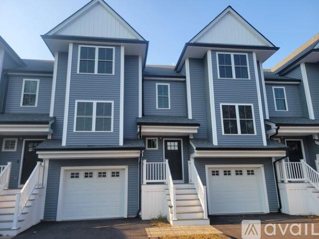 4 BR, 3.5 BA Apartment 274 Providence Rd, Unit 7, Grafton, MA 01560