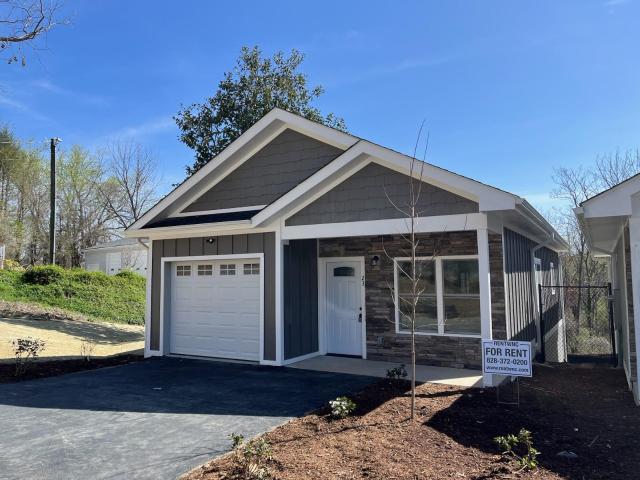 4 BR, 3.5 BA Apartment 27 Alex Drive, Hendersonville, NC 28739