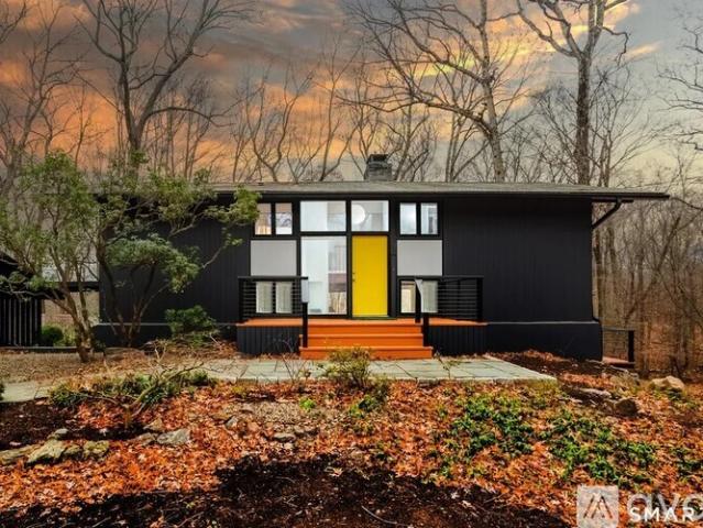 4 BR, 3.5 BA Apartment 27 Hackberry Hill Road, Weston, CT 06883