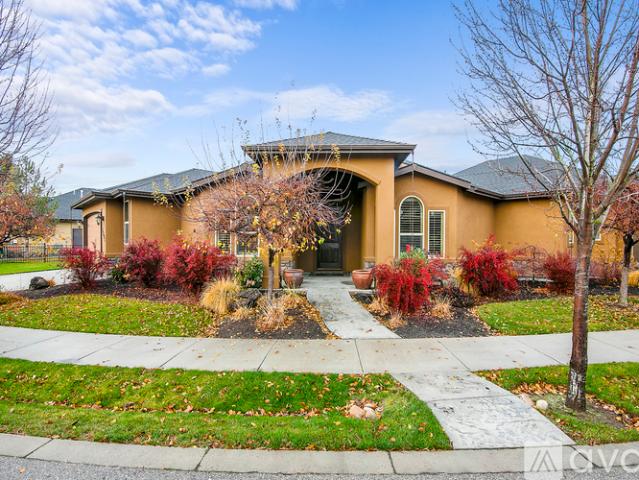 4 BR, 3.5 BA Apartment 2893 South Brookwater Lane, Eagle, ID 83616