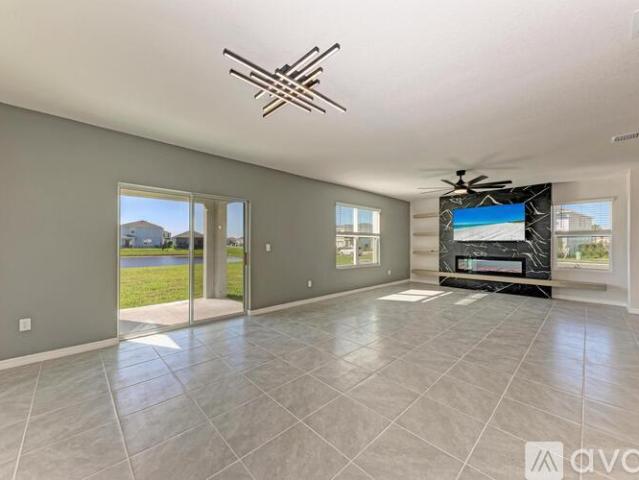 4 BR, 3.5 BA Apartment 3386 Hilltop Circle, Bradenton, FL 34211