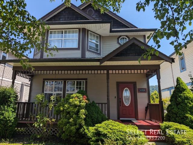 4 BR, 3.5 BA Apartment 36220 Shadbolt Ave, Abbotsford, BC V3G 3C4