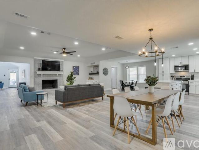 4 BR, 3.5 BA Apartment 3921 Amy Ave, Garland, TX 75043