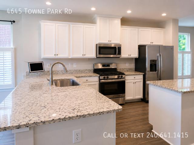4 BR, 3.5 BA Apartment 4645 Towne Park Rd, Suitland, MD 20746
