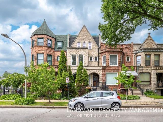 4 BR, 3.5 BA Apartment 4758 S Champlain Ave, Chicago, IL 60615