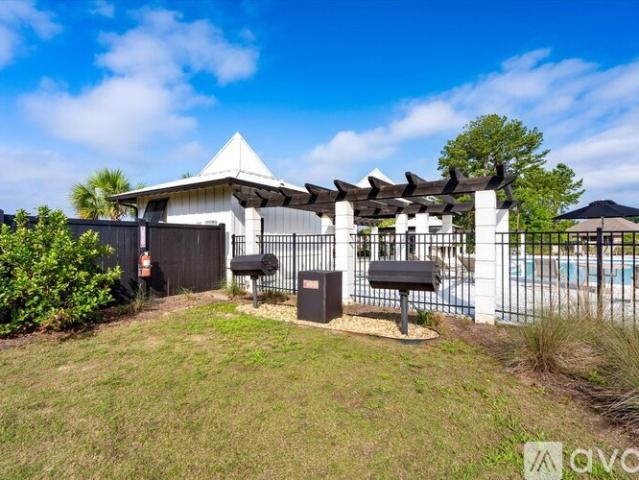 4 BR, 3.5 BA Apartment 485 Shepard St, Gulf Shores, AL 36542