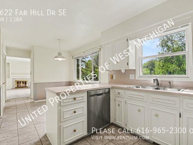 4 BR, 3.5 BA Apartment 5622 Far Hill Dr SE, Grand Rapids, MI 49546