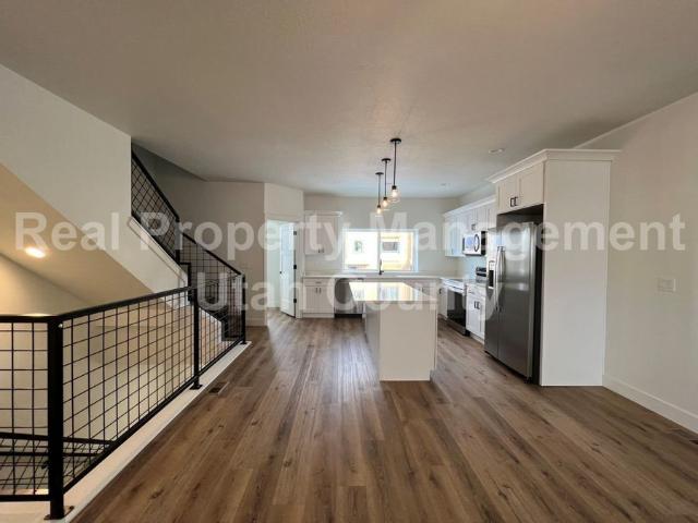 4 BR, 3.5 BA Apartment 608 E 340 South, American Fork, UT 84003