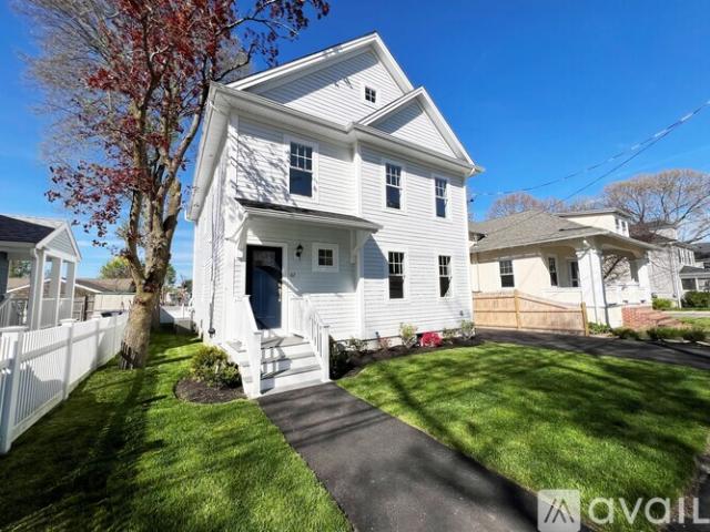 4 BR, 3.5 BA Apartment 62 W Milton St, Boston, MA 02136