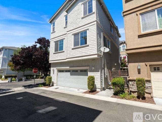 4 BR, 3.5 BA Apartment 7071 North Mariposa Court, Dublin, CA 94568
