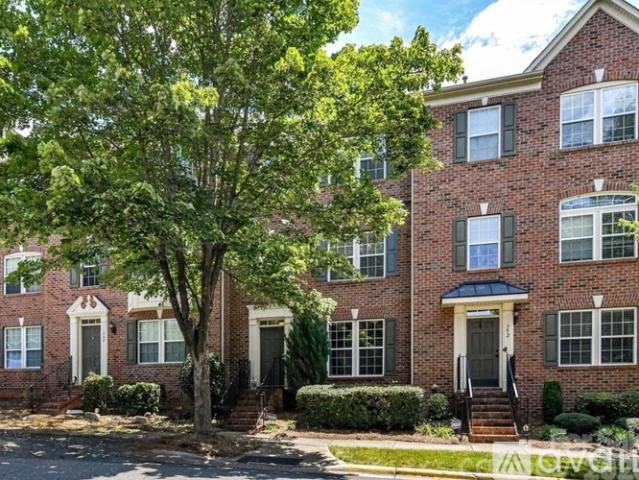 4 BR, 3.5 BA Apartment 756 Naramore Street, Unit 1, Davidson, NC 28036