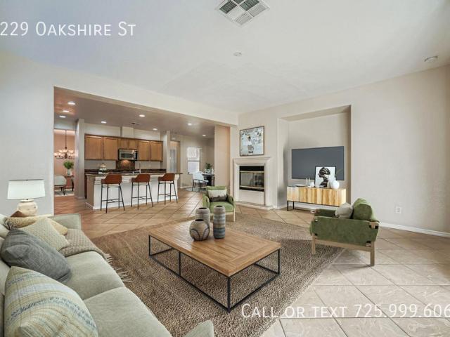 4 BR, 3.5 BA Apartment 8229 Oakshire St, Las Vegas, NV 89131