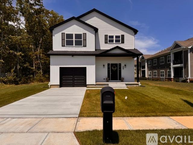 4 BR, 3.5 BA Apartment 904 Calvin Street, Lacey Township, NJ 08731