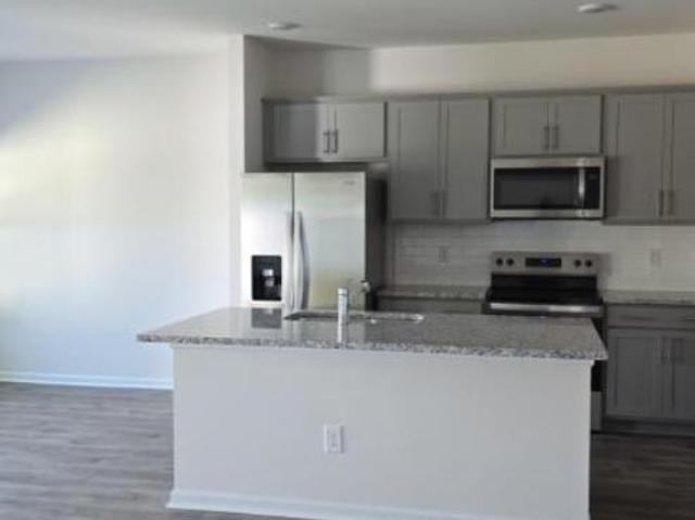 4 Br, 3 bath, Townhouse 1622 Komondor Trl