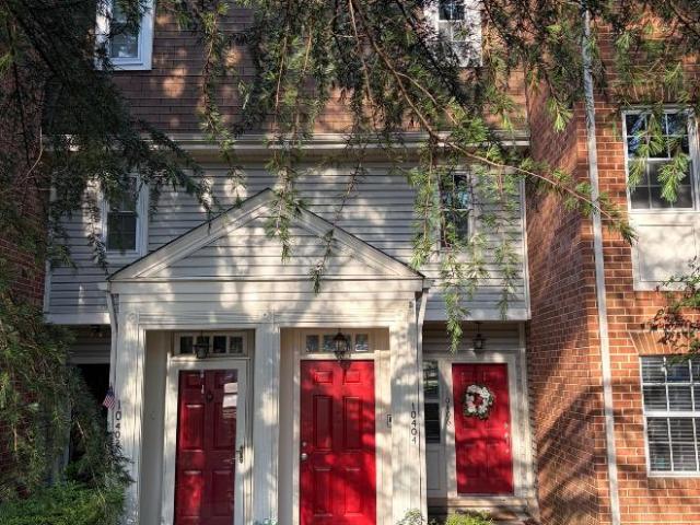 4 Br, 3 bath, Townhouse/Brownstone/RowHouse 10404 Parthenon Ct