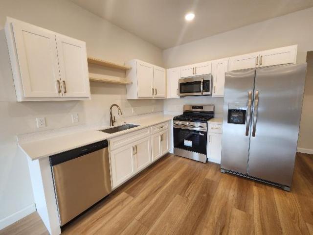 4 Br, 3 bath, Townhouse/Brownstone/RowHouse 104 S Walnut St