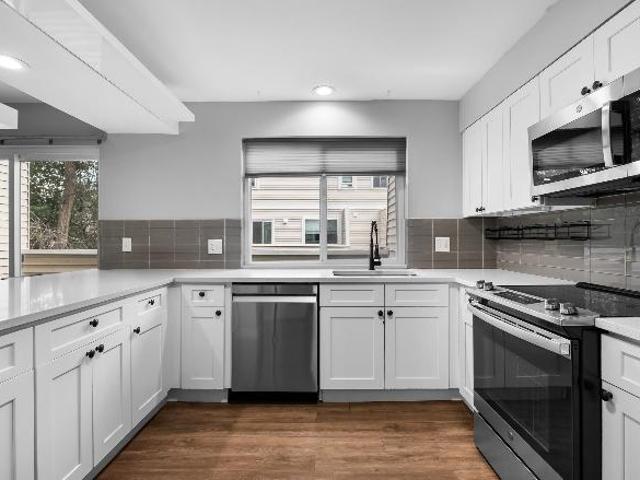 4 Br, 3 bath, Townhouse/Brownstone/RowHouse 1050 S Monaco Pkwy